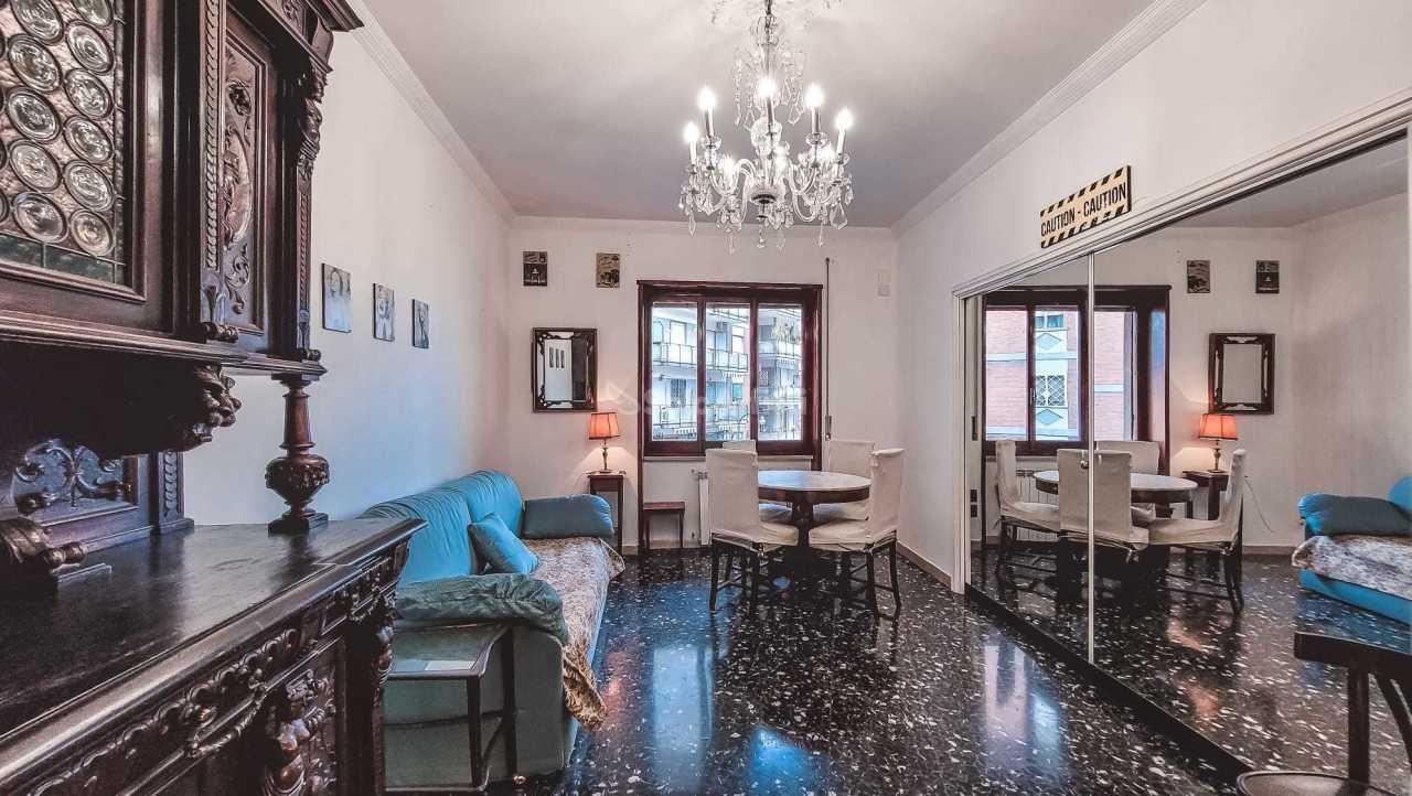 Stanza in appartamento in affitto a Napoli