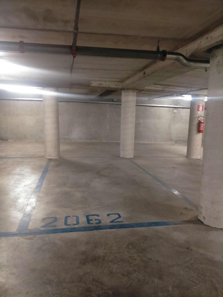 Posto auto in vendita a Seregno