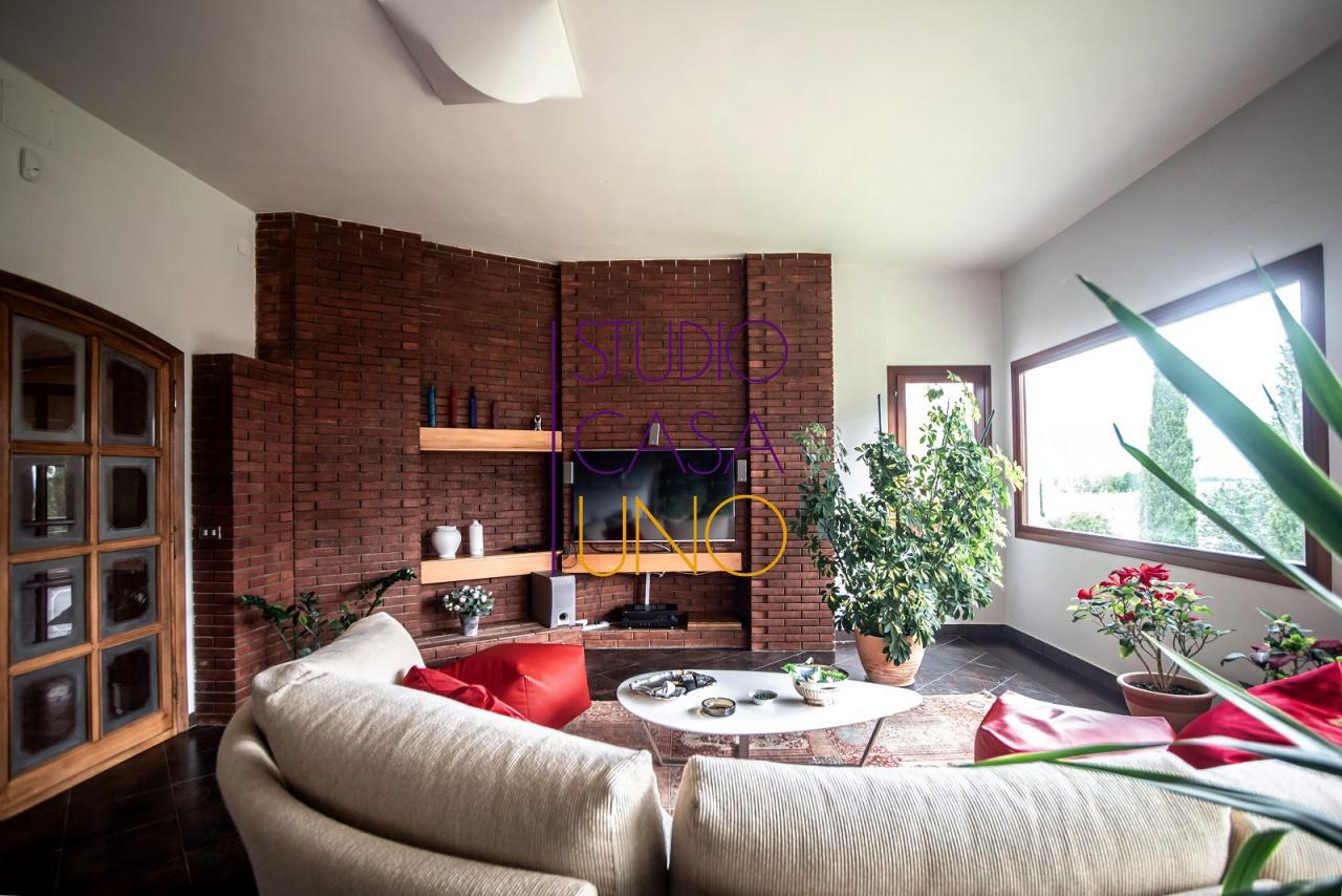 Villa plurifamiliare in vendita a Loro Ciuffenna