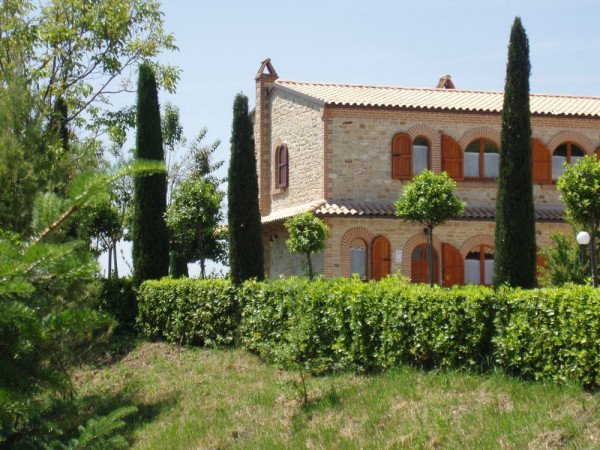 Villa plurifamiliare in vendita a Montelparo