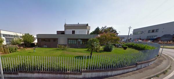 Palazzina commerciale in vendita a Monte San Vito