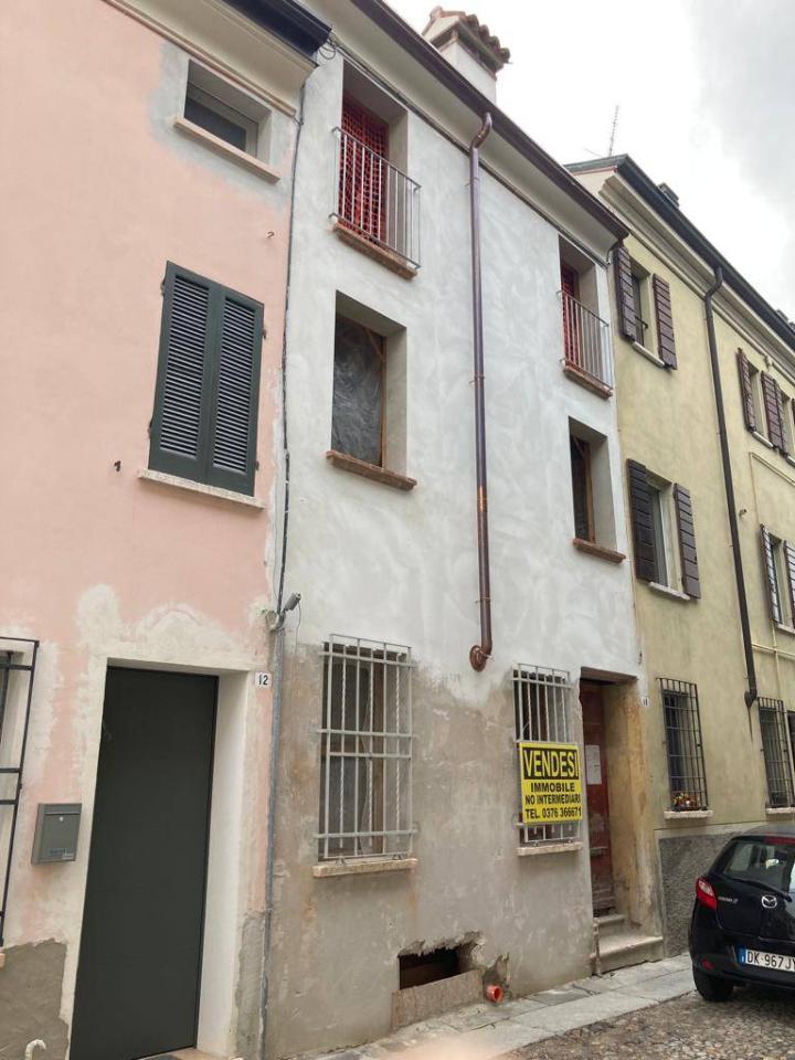 Casa indipendente in vendita a Mantova