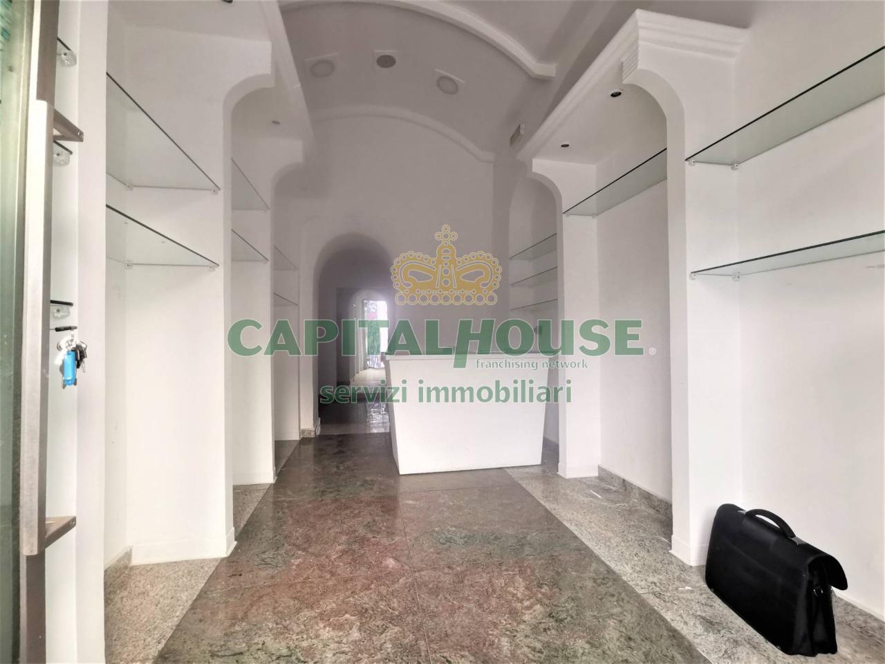 Negozio in affitto a Santa Maria Capua Vetere