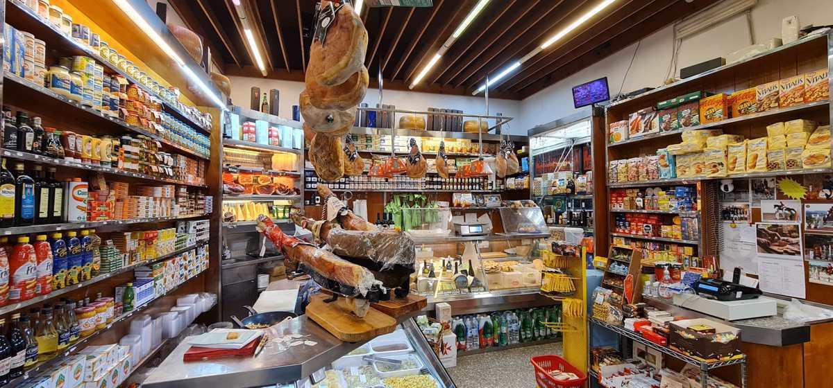 Esercizio commerciale in vendita a Roma