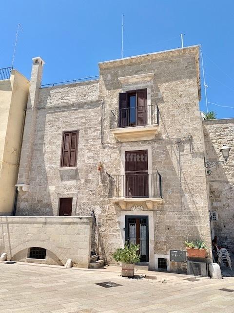 Casa indipendente in affitto a Bari