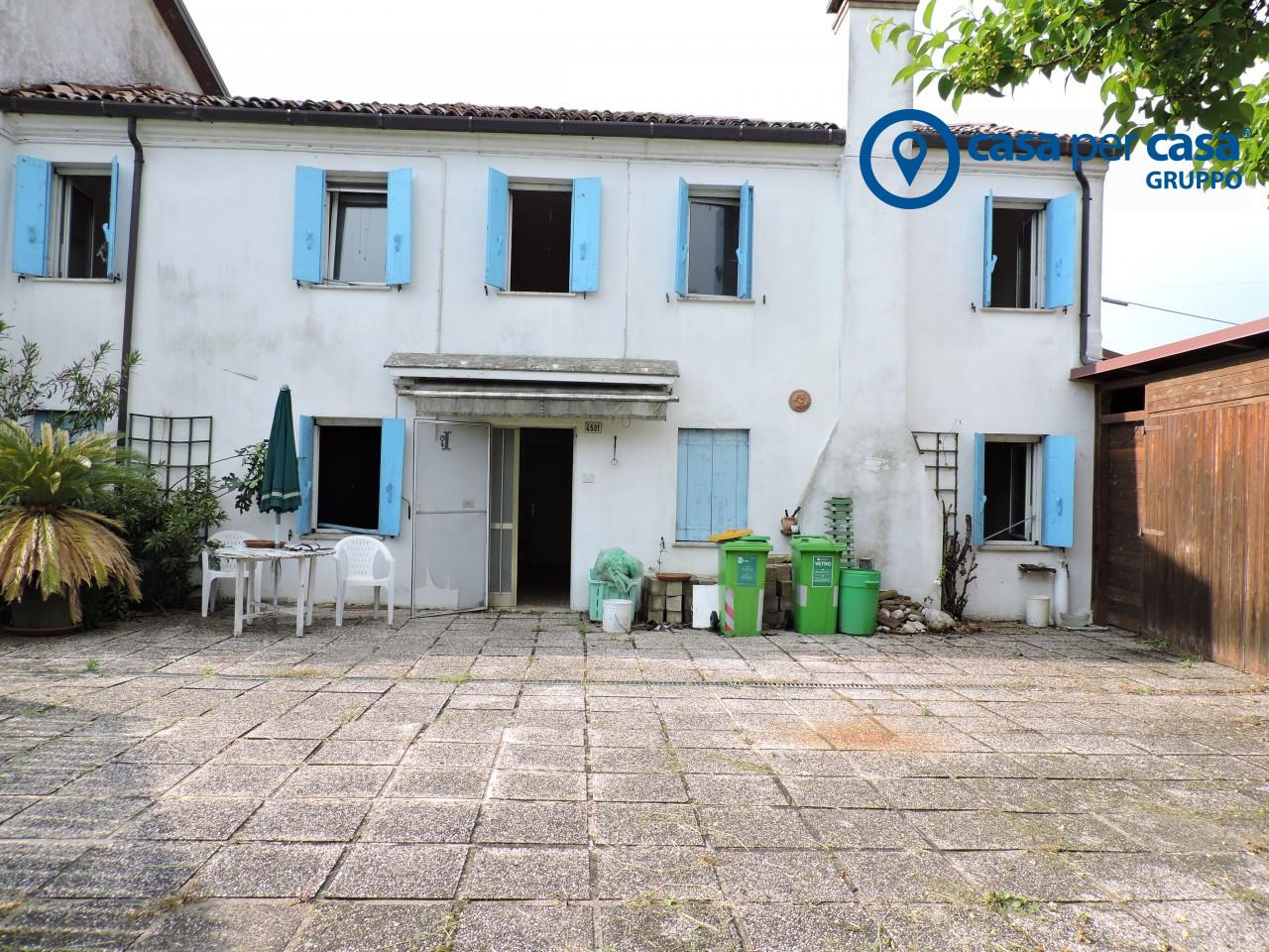 Villa in vendita a Ceregnano