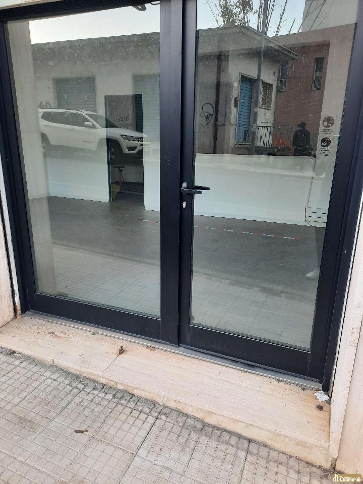 Negozio in affitto a Ancona