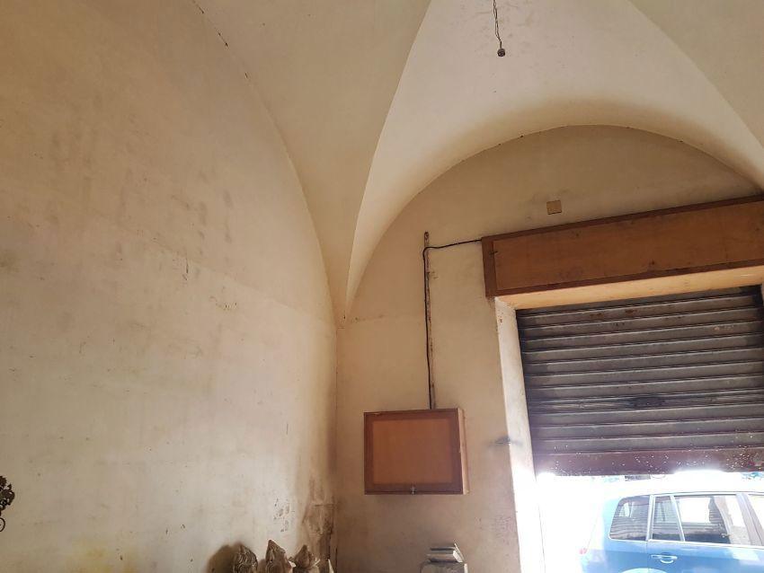 Magazzino in vendita a Acireale