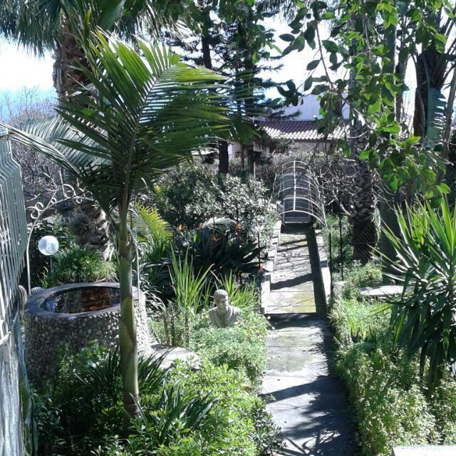 Terreno edificabile in vendita a Aci Castello