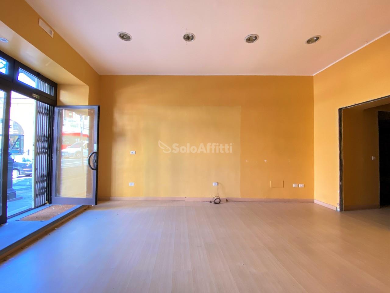 Negozio in affitto a Catanzaro