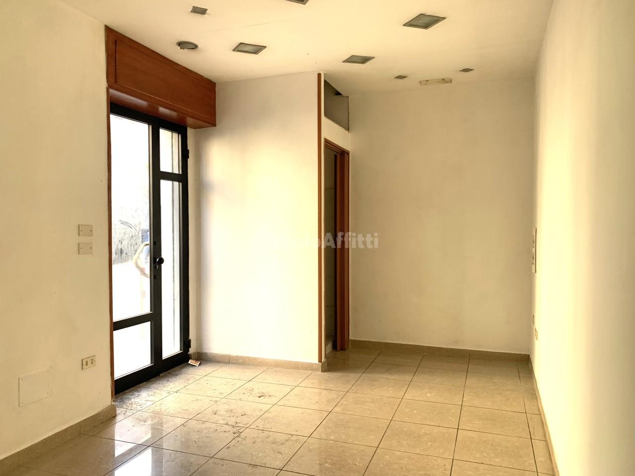 Negozio in affitto a Catanzaro