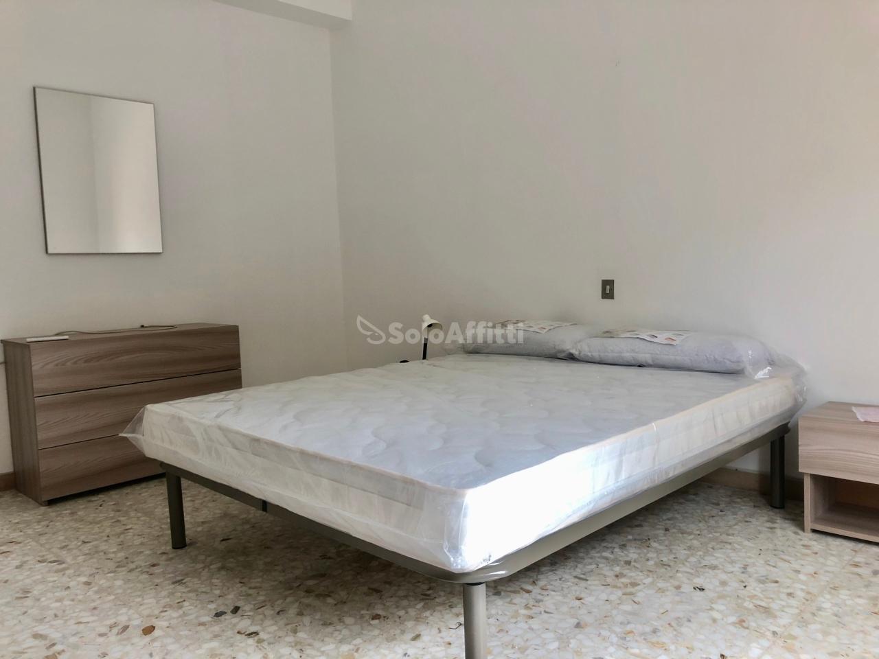 Stanza in appartamento in affitto a Catanzaro