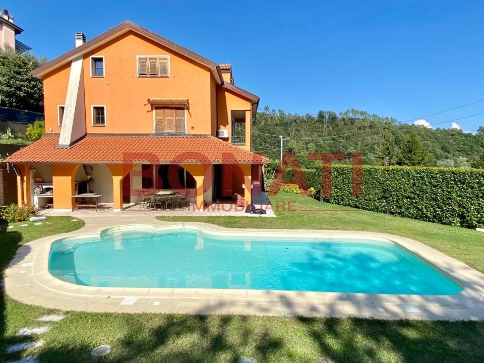 Villa in vendita a Follo