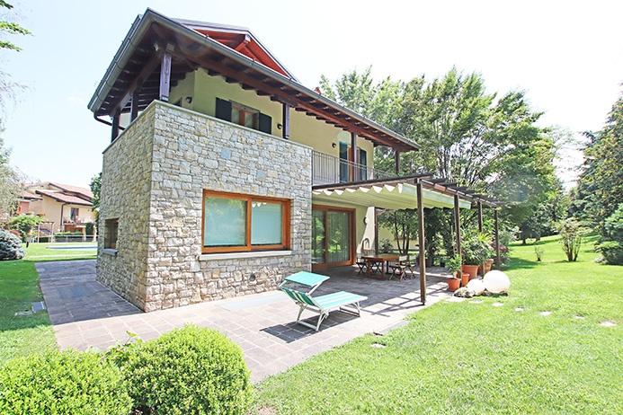 Villa in vendita a Brembate Di Sopra