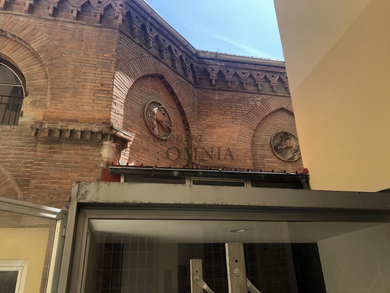 Palazzina commerciale in vendita a Firenze