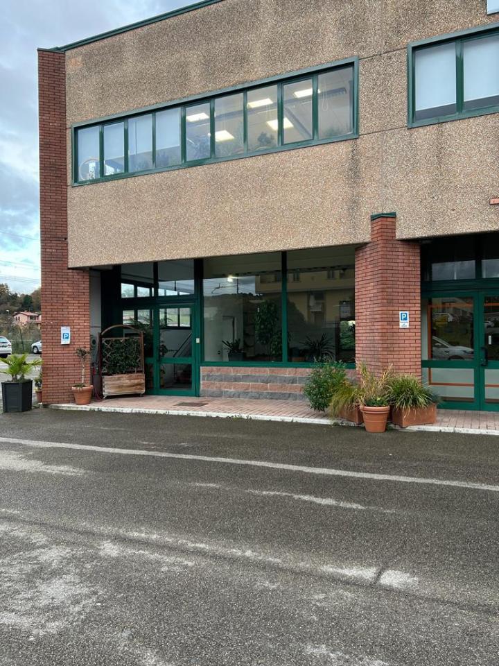 Capannone in vendita a Poppi