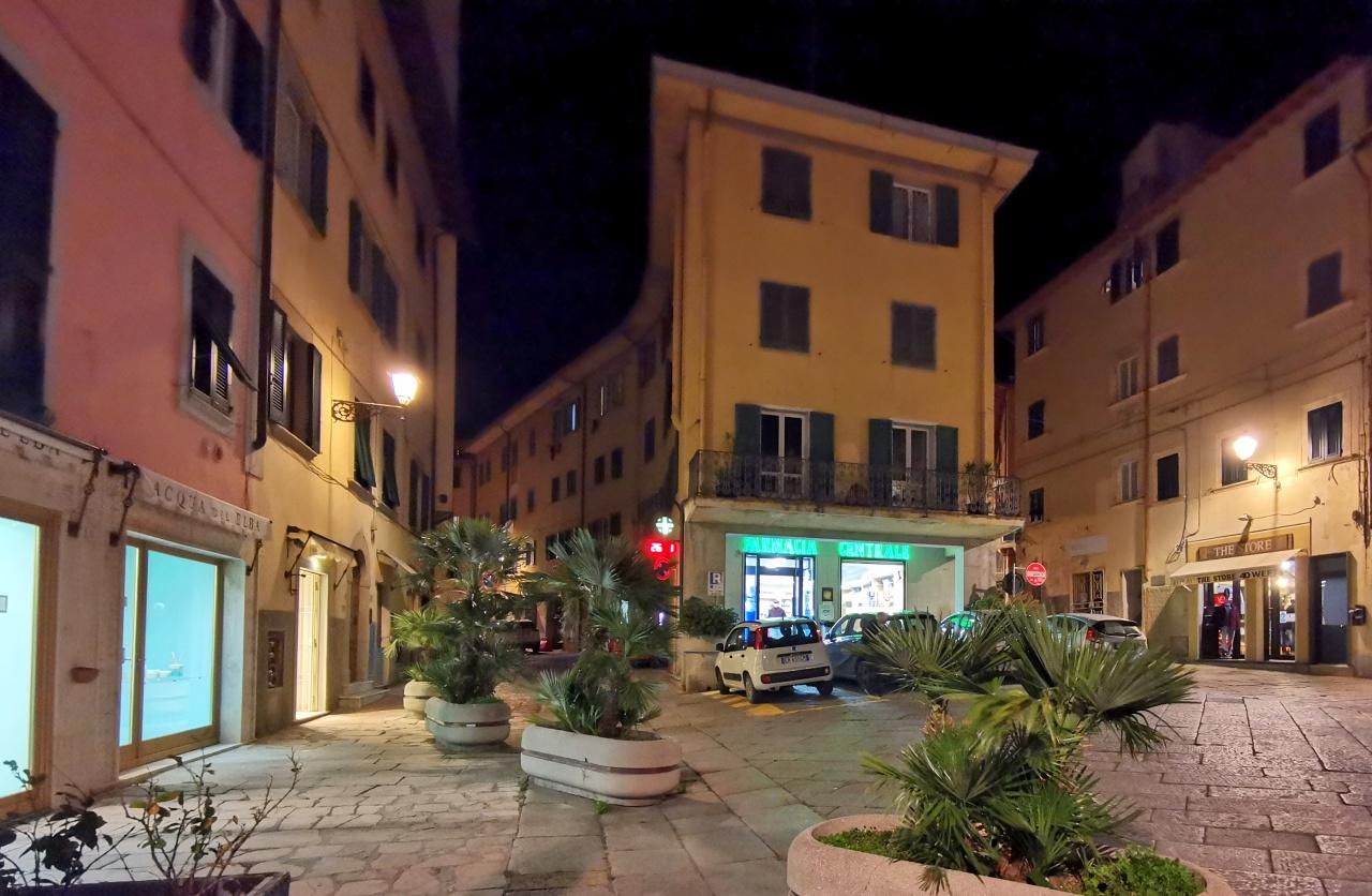 Palazzina commerciale in vendita a Portoferraio