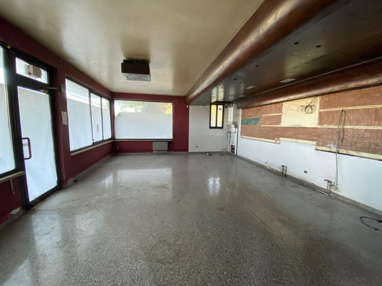 Esercizio commerciale in vendita a Pianiga