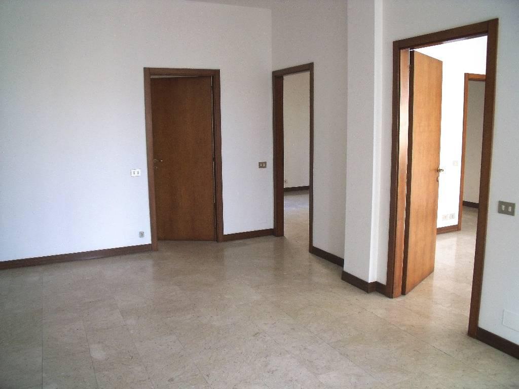 Ufficio in affitto a Piacenza