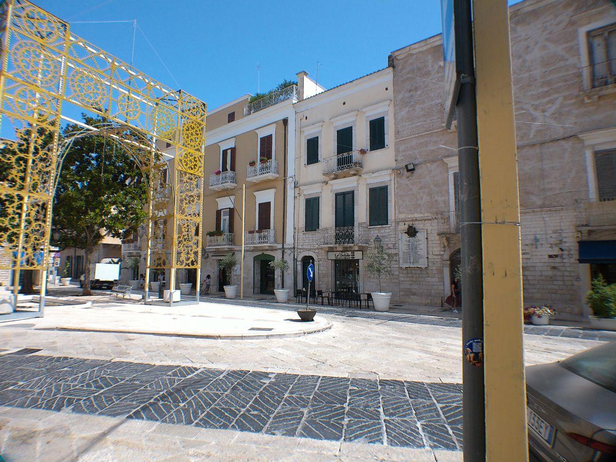 Negozio in vendita a Trani