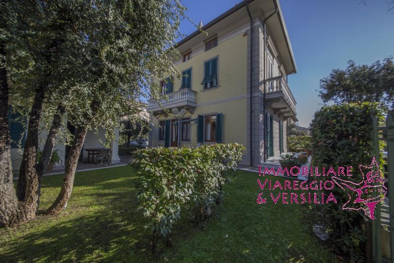 Villa in vendita a Camaiore