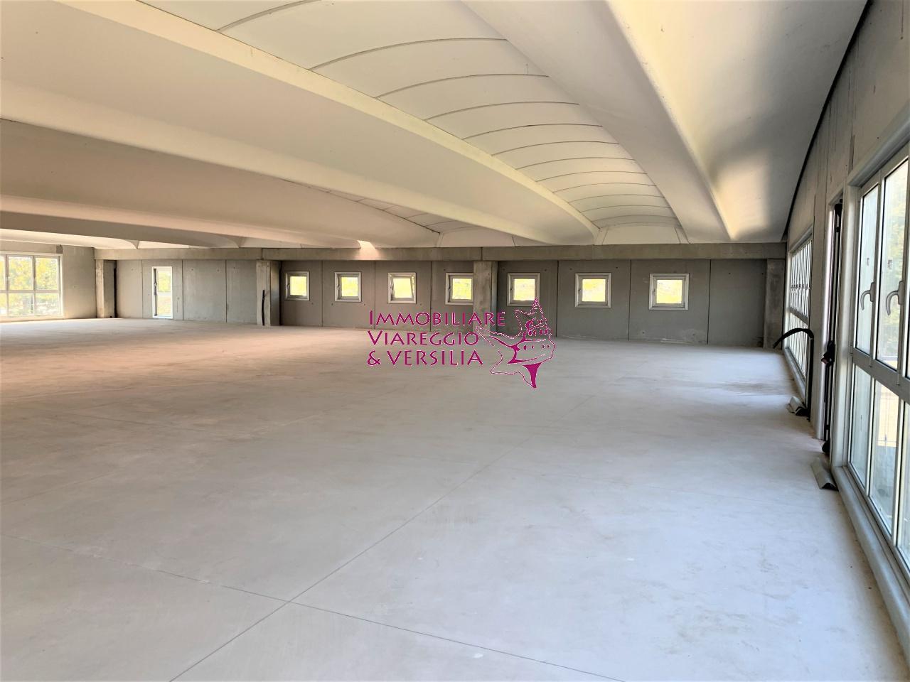 Capannone in vendita a Camaiore