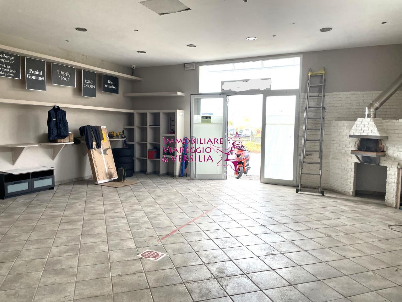 Palazzina commerciale in vendita a Massarosa