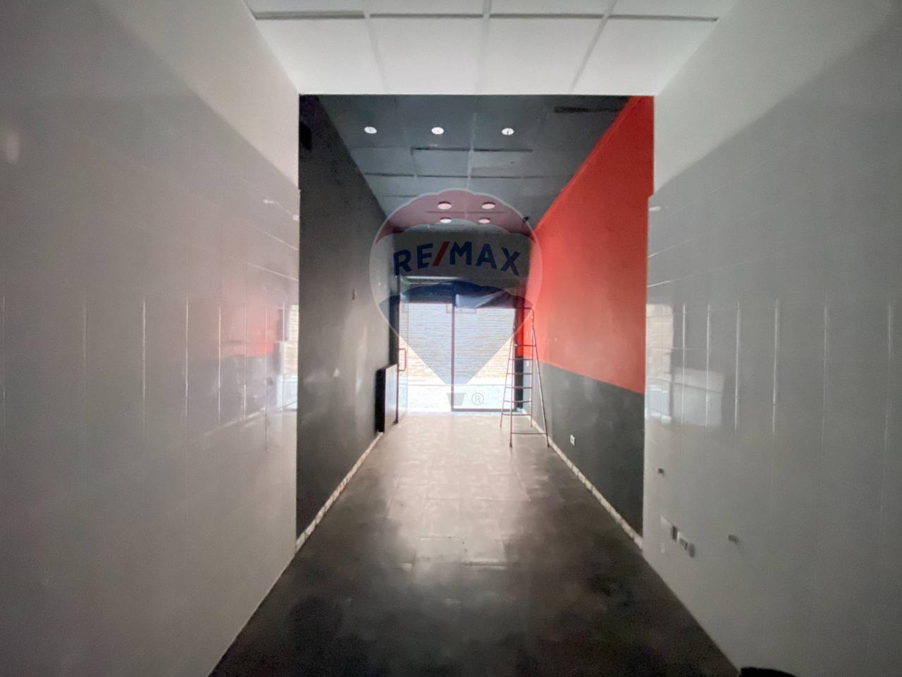 Negozio in vendita a Pavia