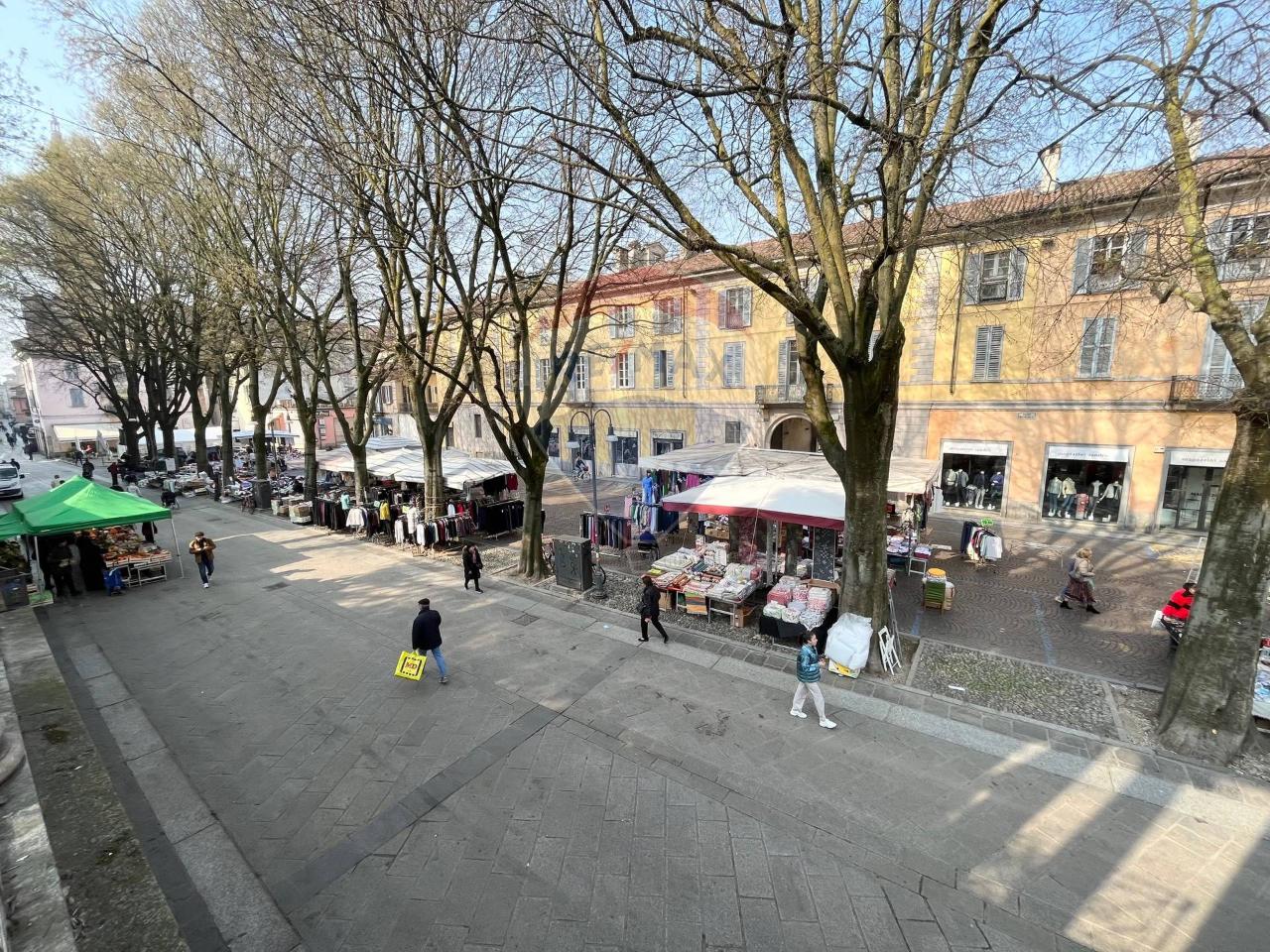 Negozio in vendita a Pavia