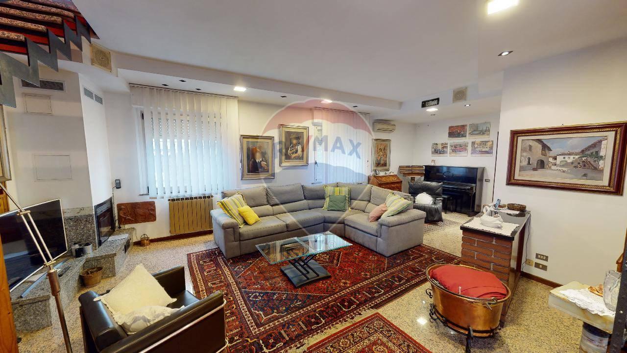 Villa in vendita a Pavia