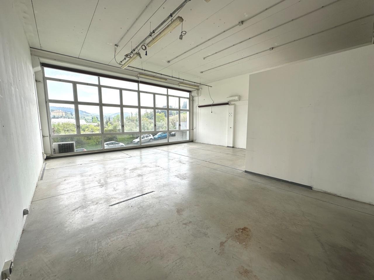 Palazzina commerciale in vendita a Bagno A Ripoli