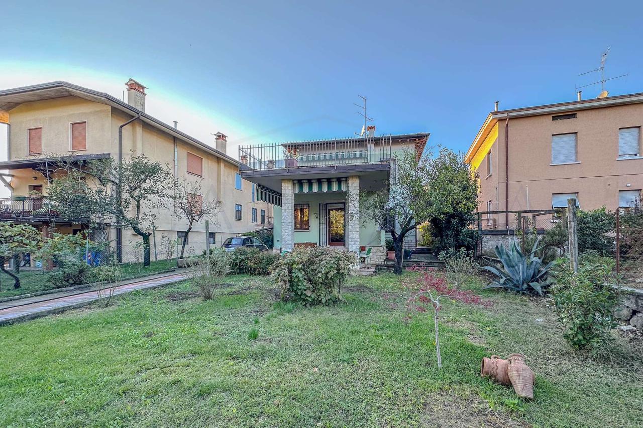 Villa unifamiliare in vendita a Brescia
