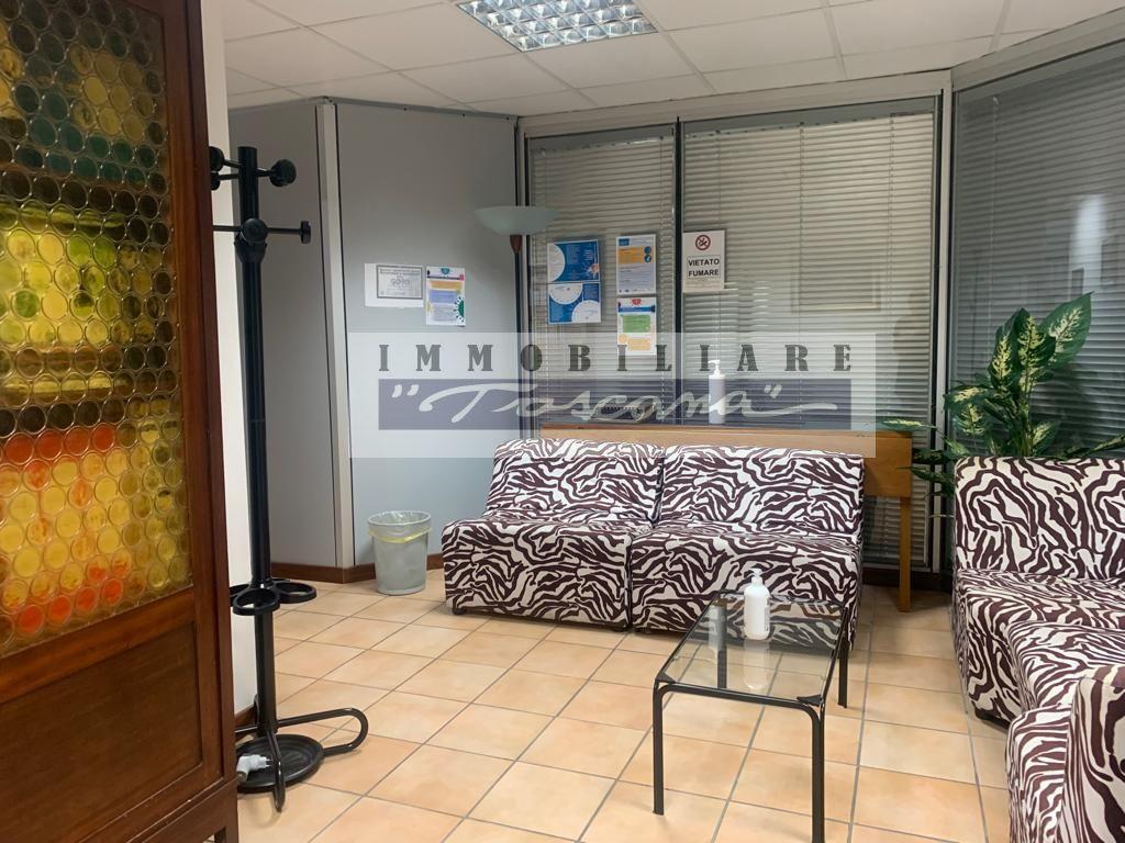 Ufficio in vendita a Viareggio