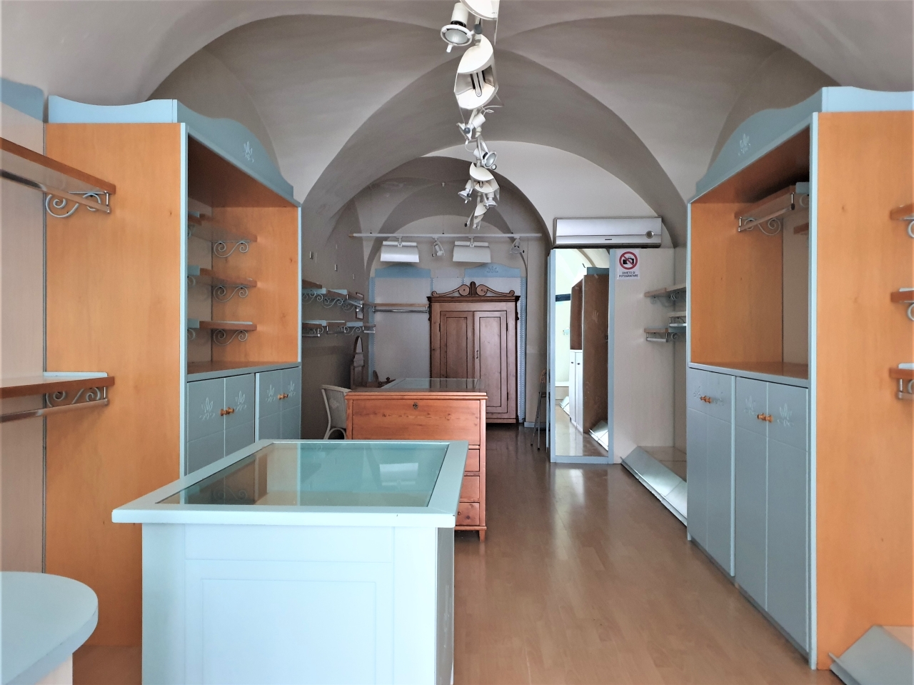 Negozio in vendita a Bari