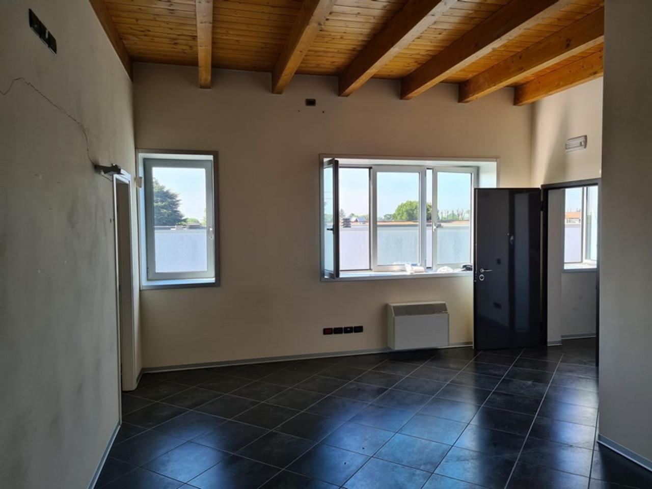 Negozio in vendita a Quistello