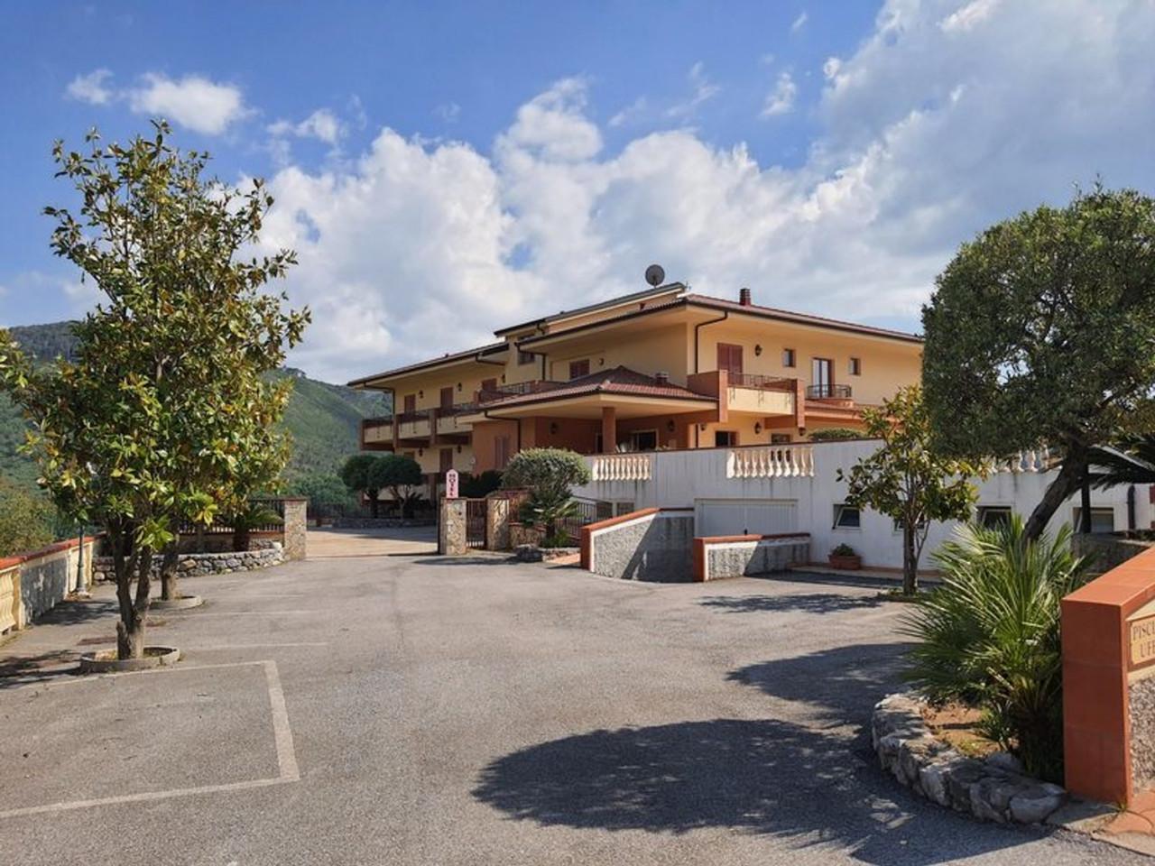 Albergo in vendita a Tortora