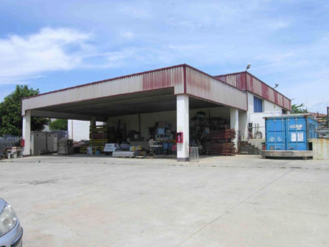 Capannone in vendita a Paciano