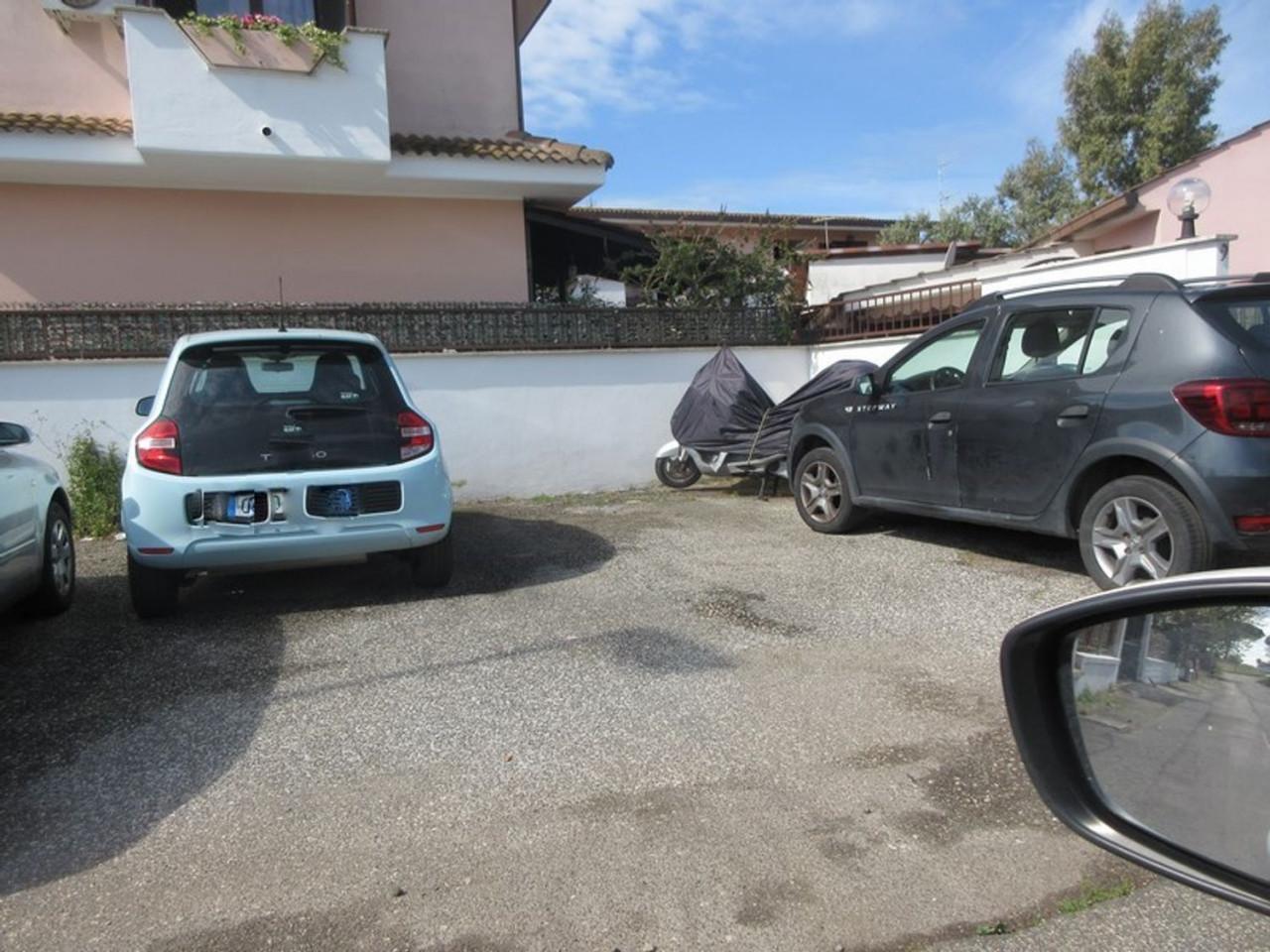 Posto auto in vendita a Pomezia
