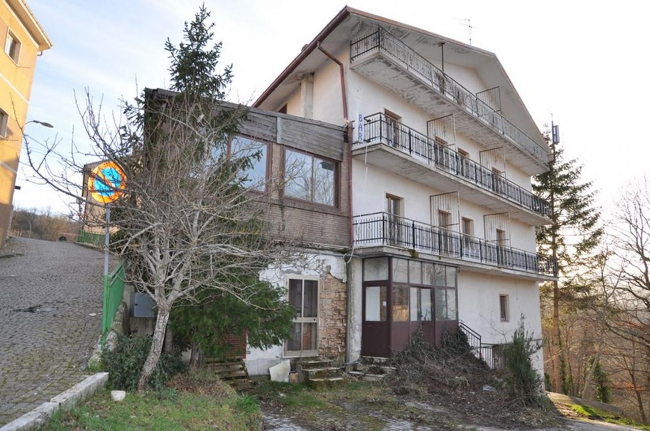 Albergo in vendita a Castel Del Giudice