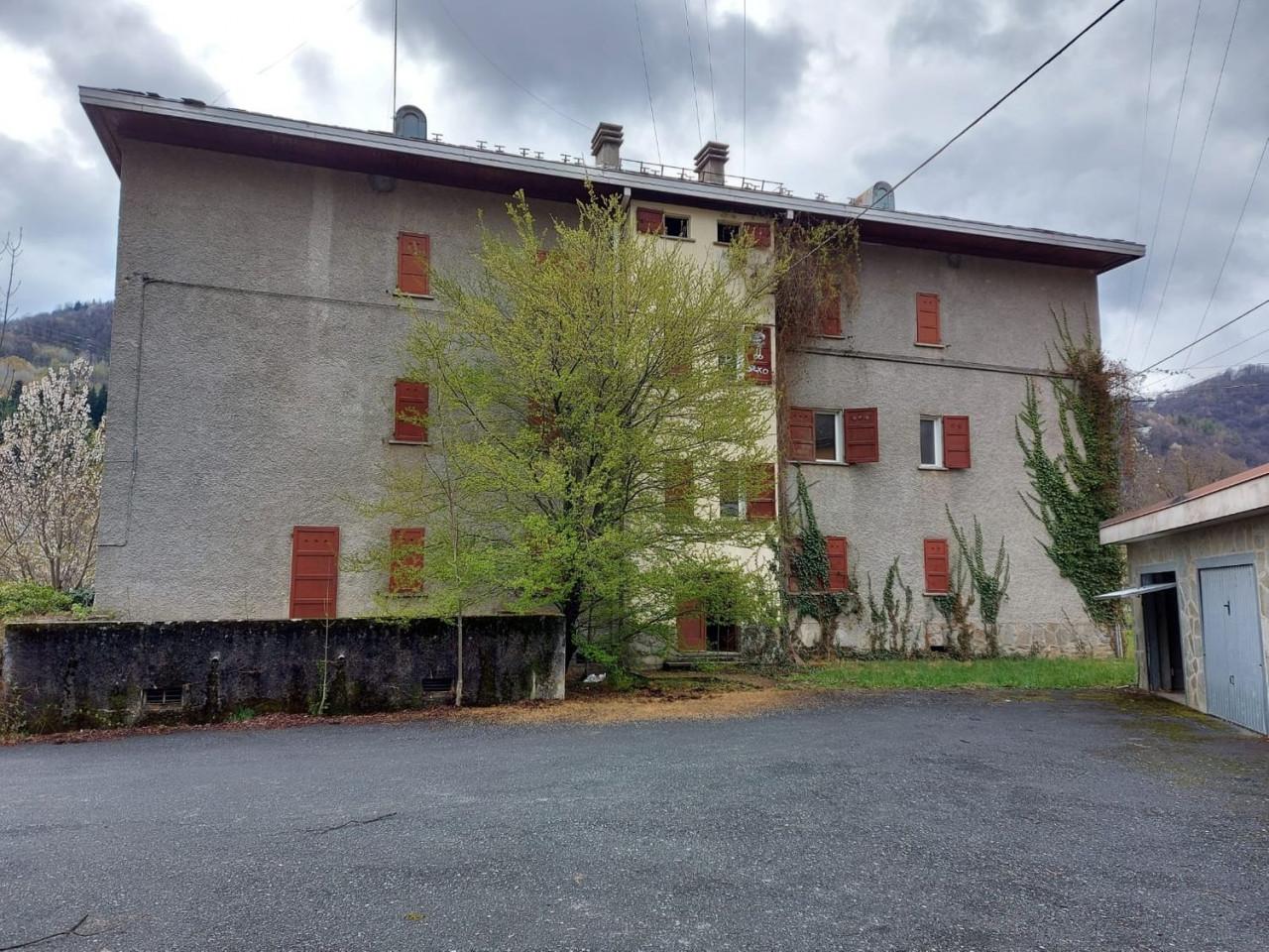 Palazzo in vendita a Brossasco