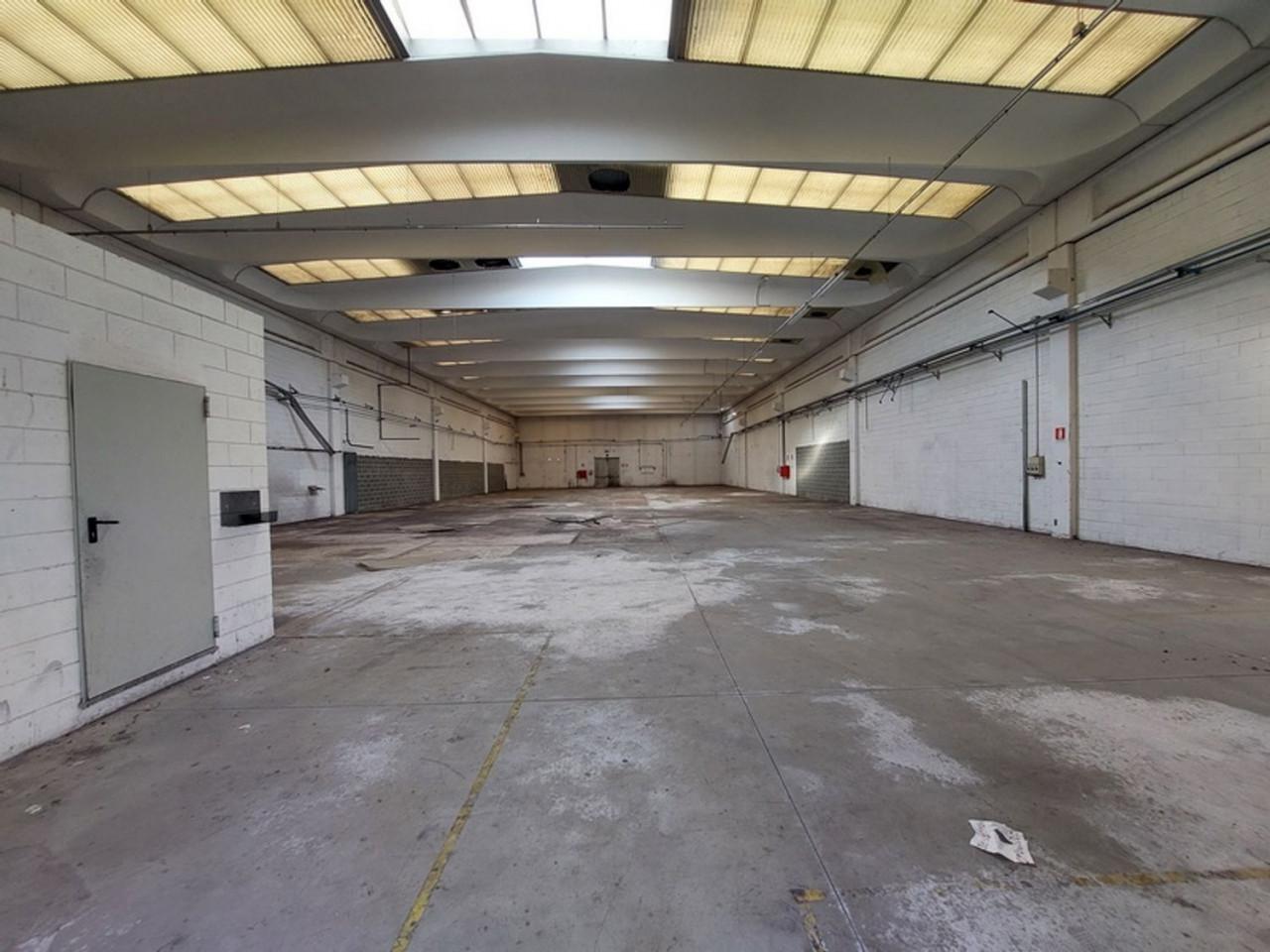 Capannone in vendita a Cologno Al Serio