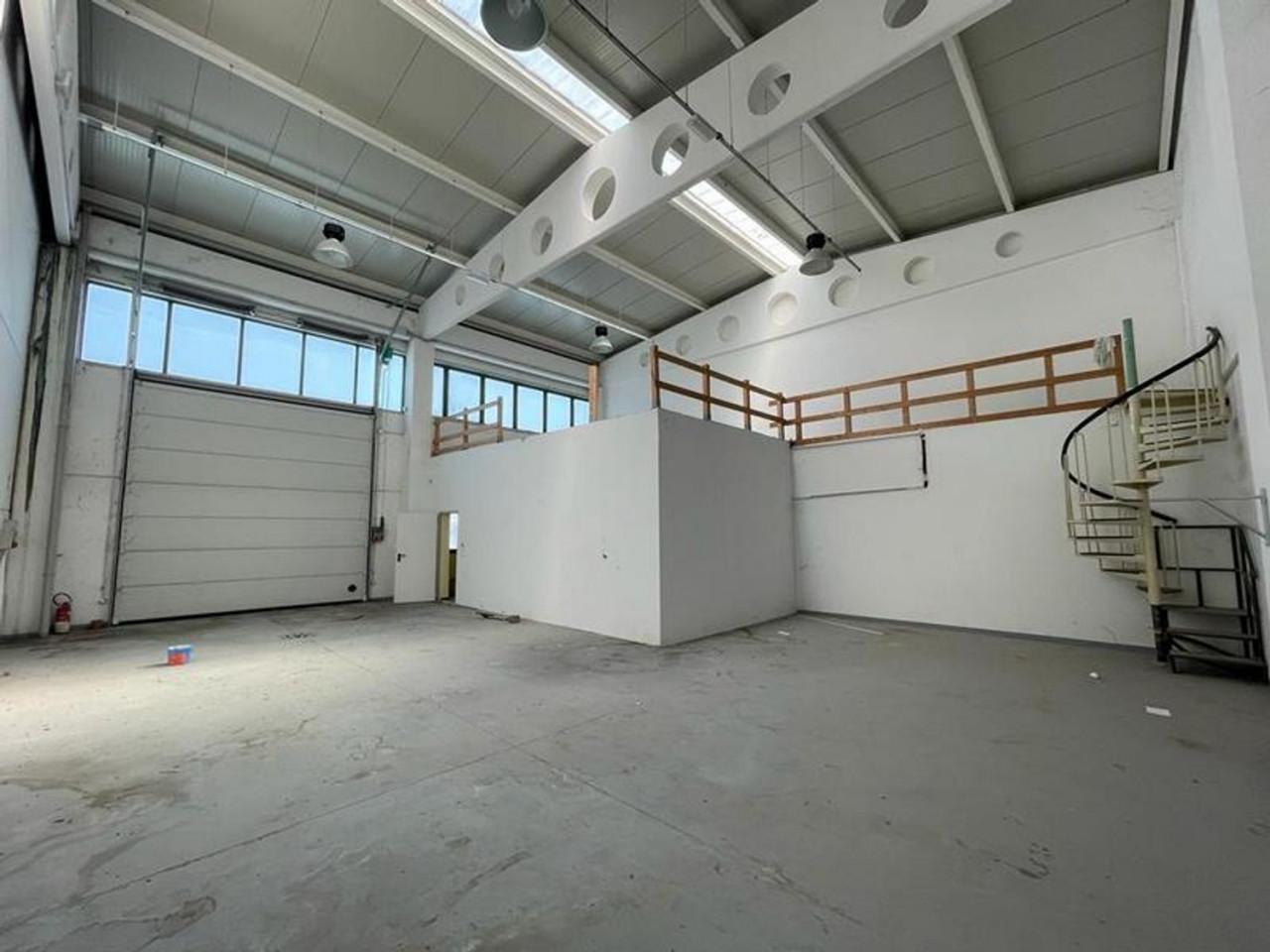 Capannone in vendita a Cordenons