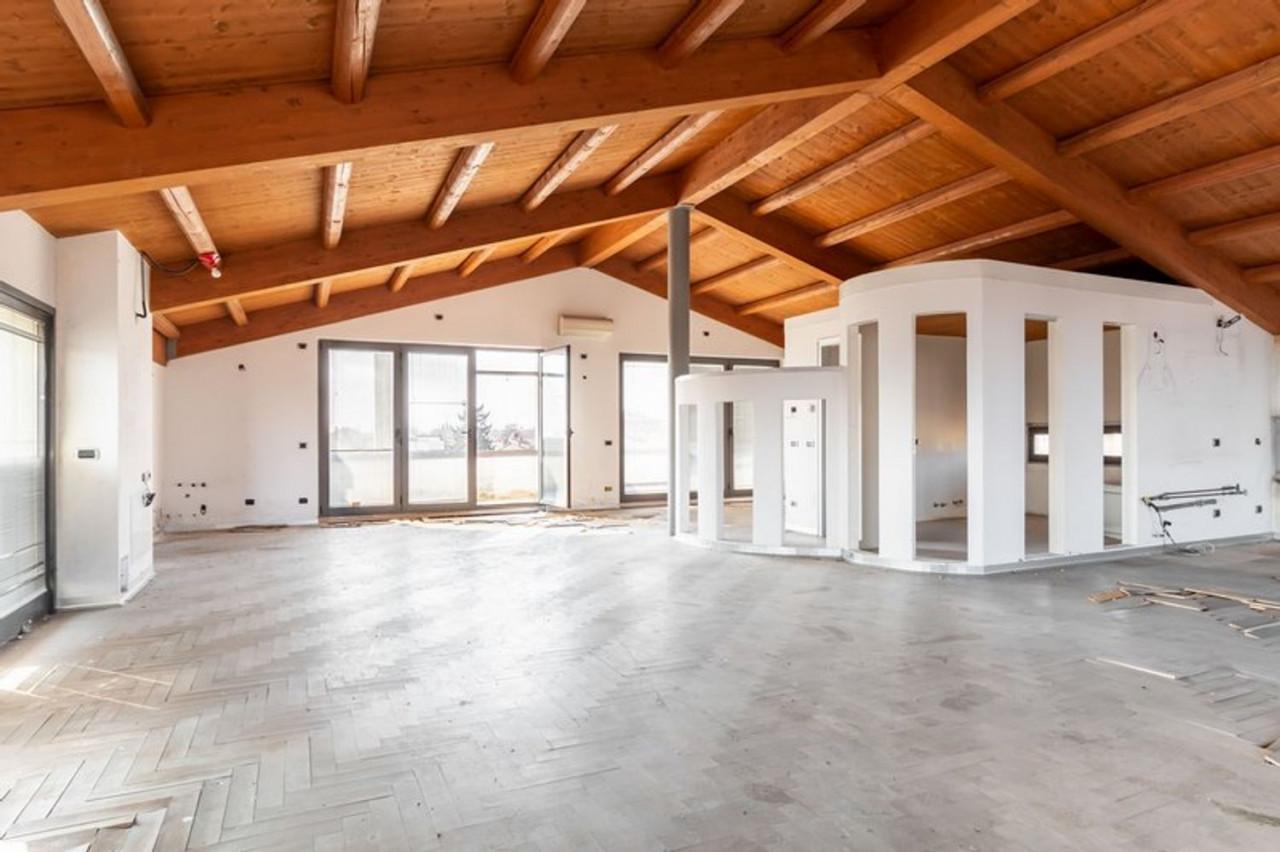 Ufficio in vendita a Romano Di Lombardia