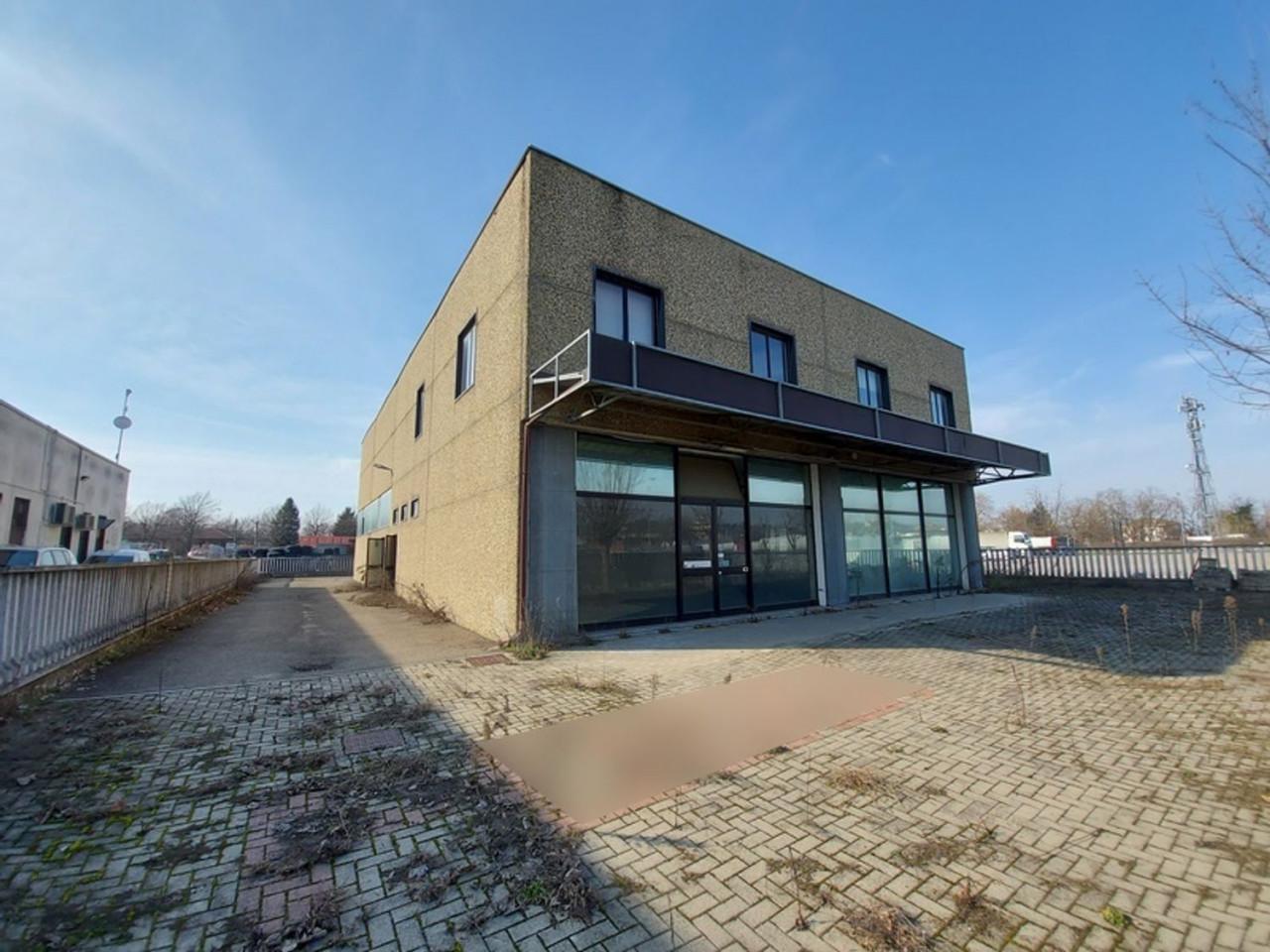 Capannone in vendita a Tortona