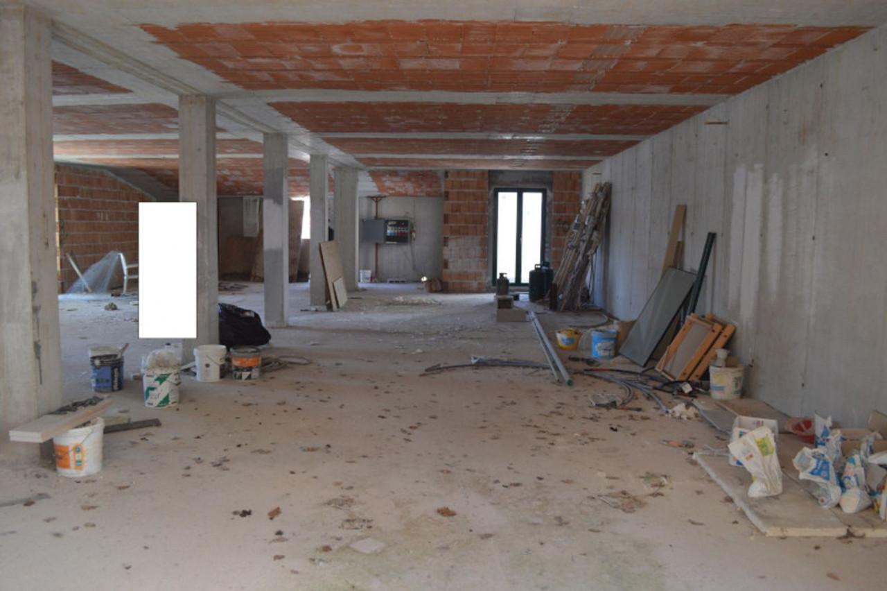 Magazzino in vendita a Macerata