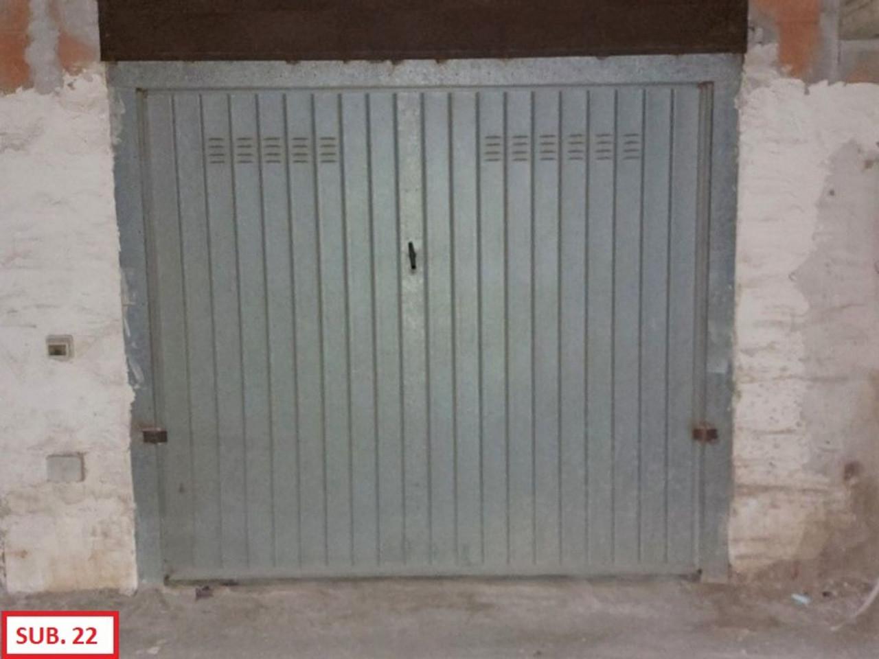 Garage in vendita a Aci Catena