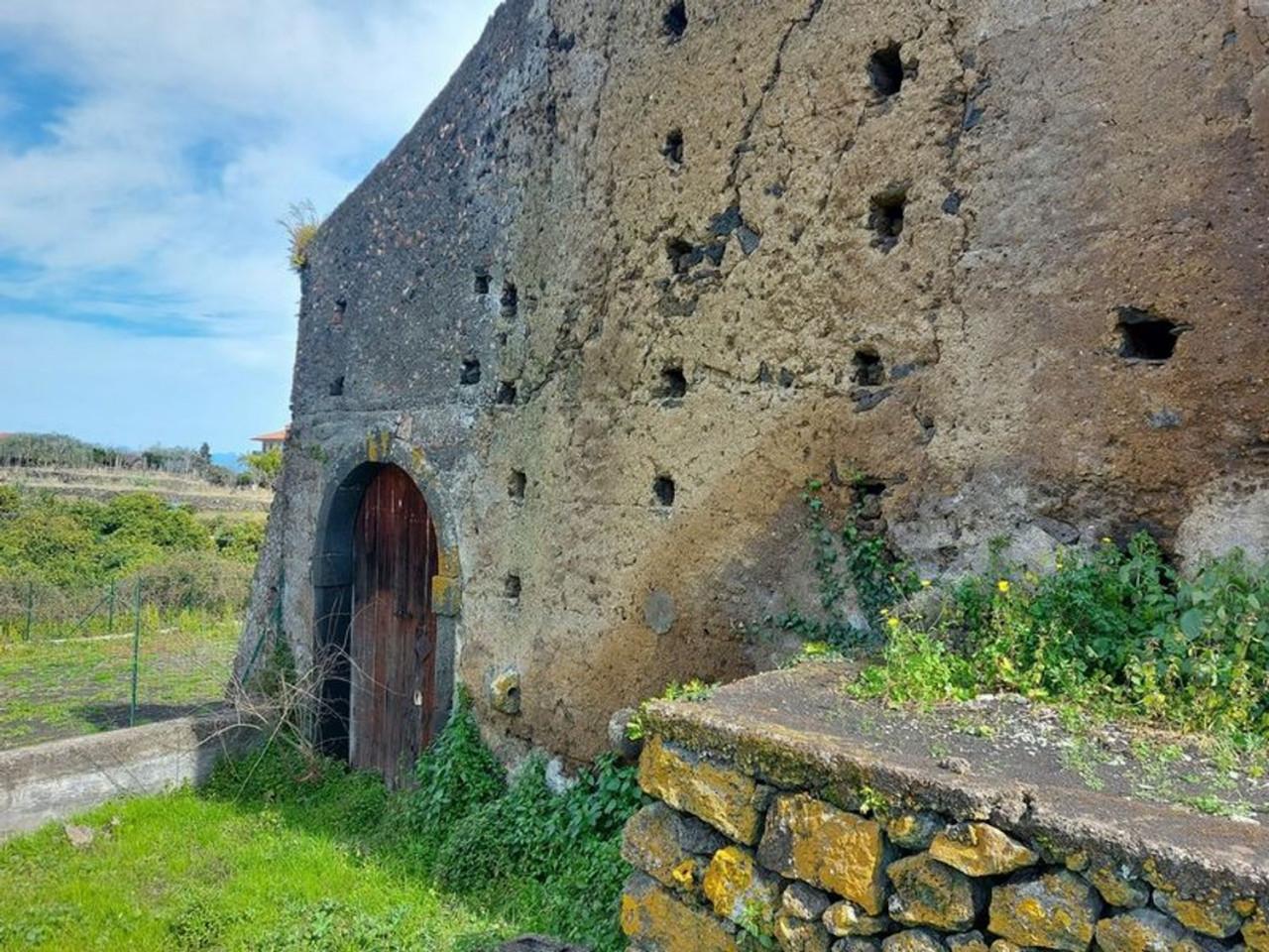 Magazzino in vendita a Acireale