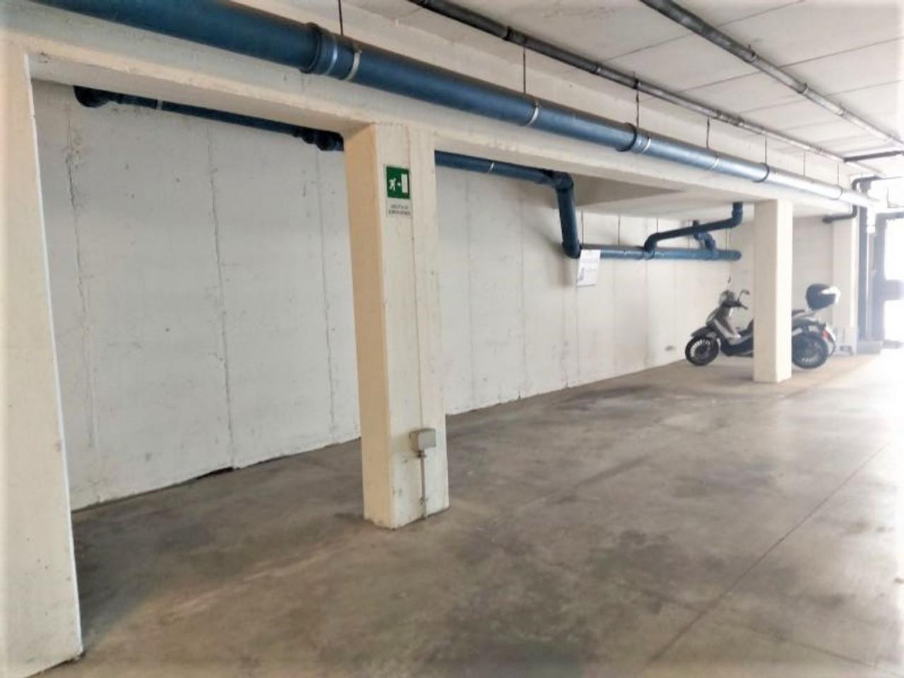 Garage in vendita a Roma