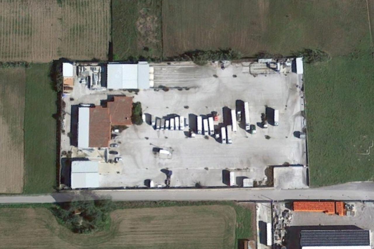 Capannone in vendita a Mondragone