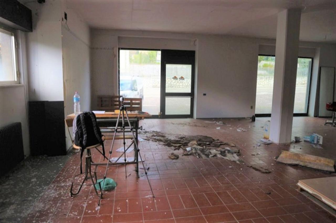 Negozio in vendita a Scheggia E Pascelupo